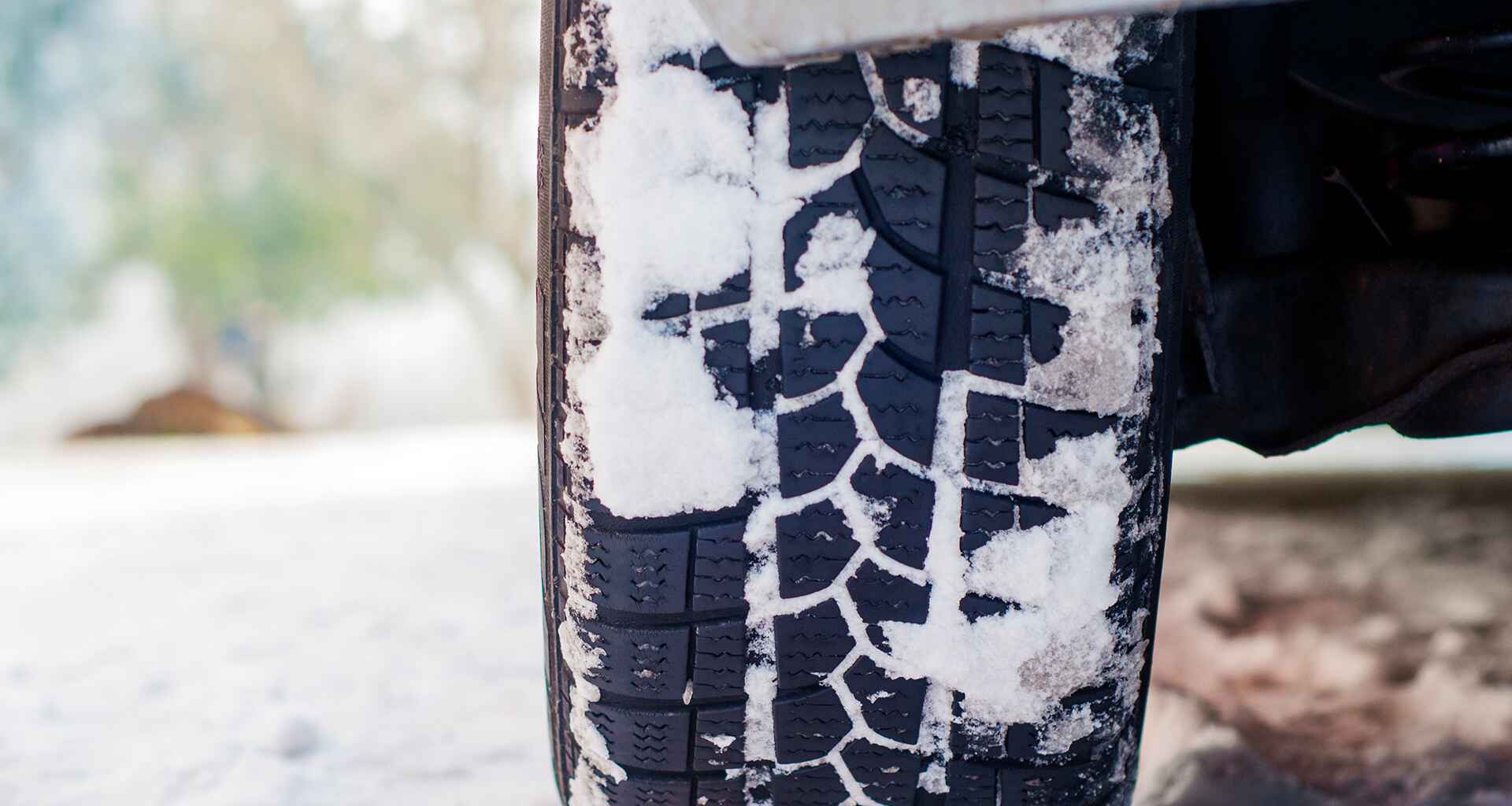 Snow Tyres Vs. Chains Tyres: Which is Better? - Apollo Tyres